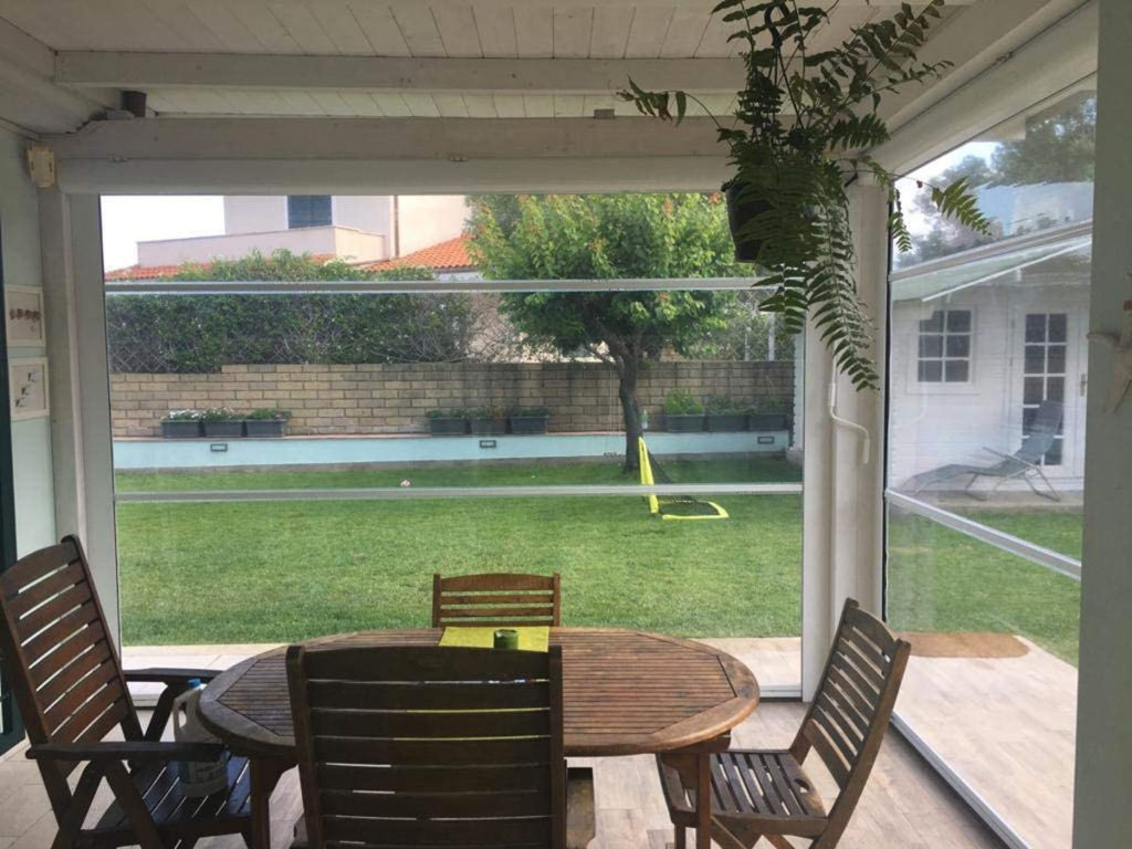 Le tende invernali a caduta da esterno per sfruttare balcone e terrazzo