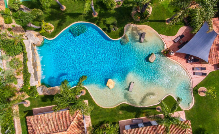 6 proposte di piscine interrate uniche per un giardino fantastico