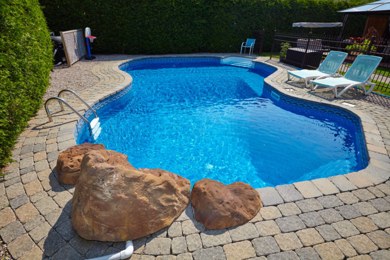 6 proposte di piscine interrate uniche per un giardino fantastico